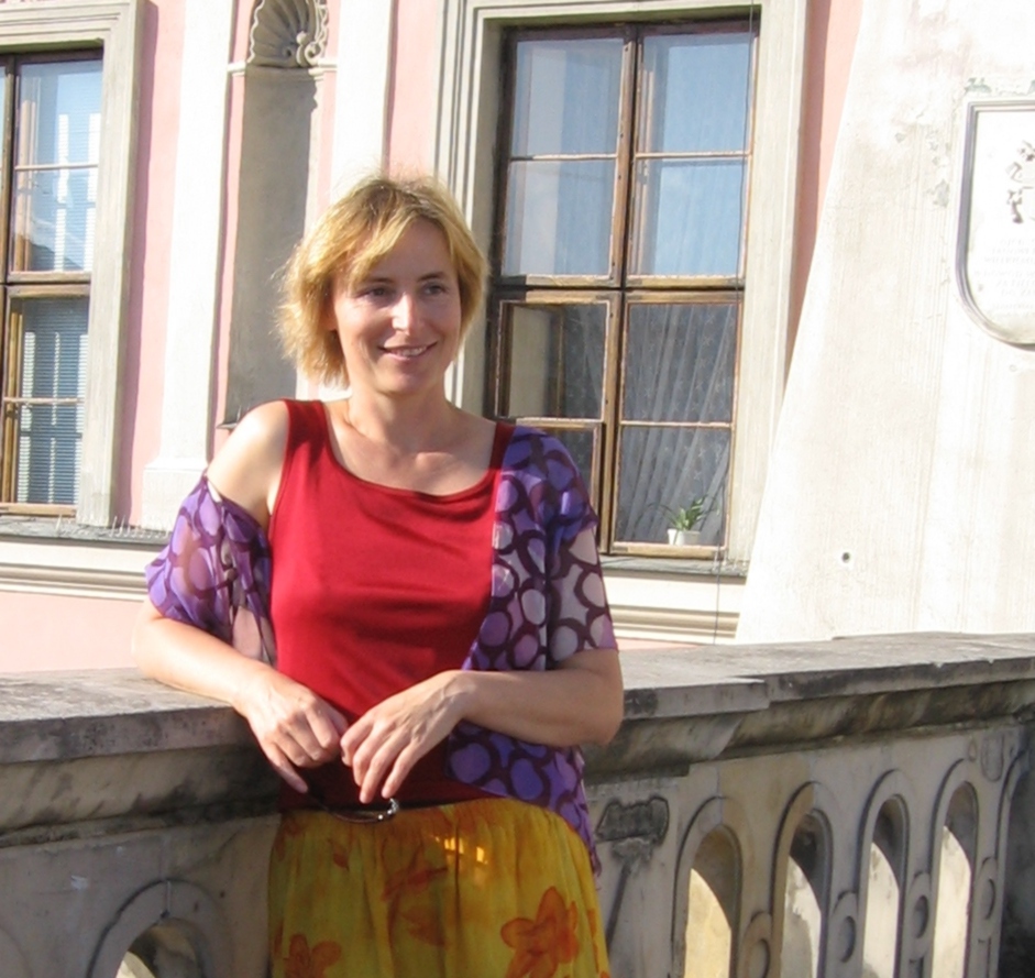 Biography – Anna Borcz